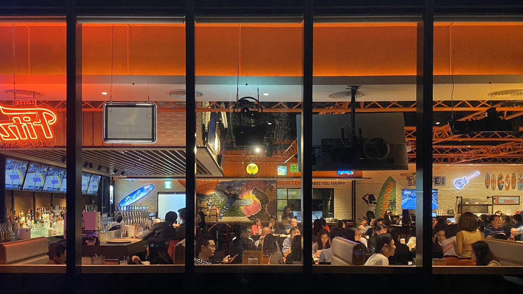 Hooters 美式餐廳Hooters Xinyi Restaurant - 室內設計類 | Interior - Projects | 光拓 ...